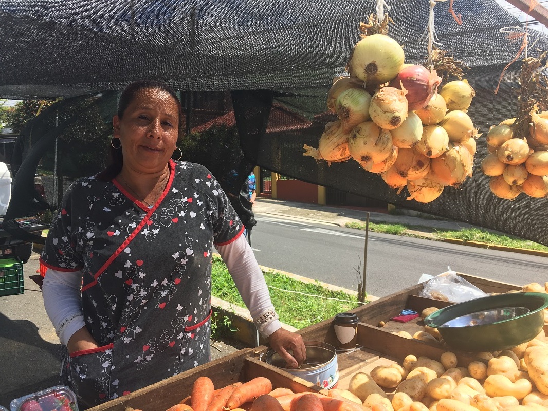 Xinia, the most cheerful face at San Vicente's farmer's market - NATIVU ...